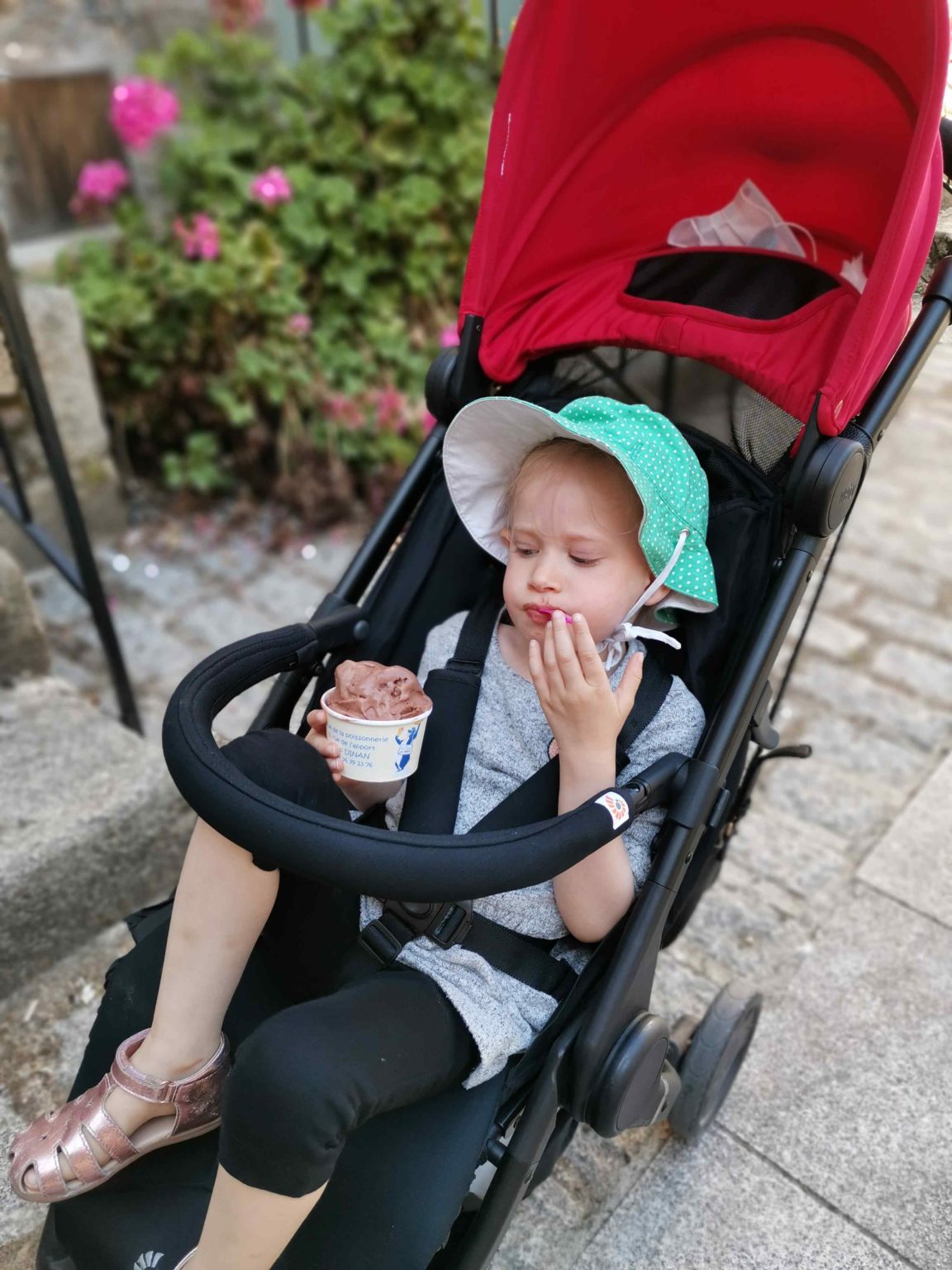 Poussette ultra-compacte d'Ergobaby : Metro City Stroller ⋆ Maman jusqu ...