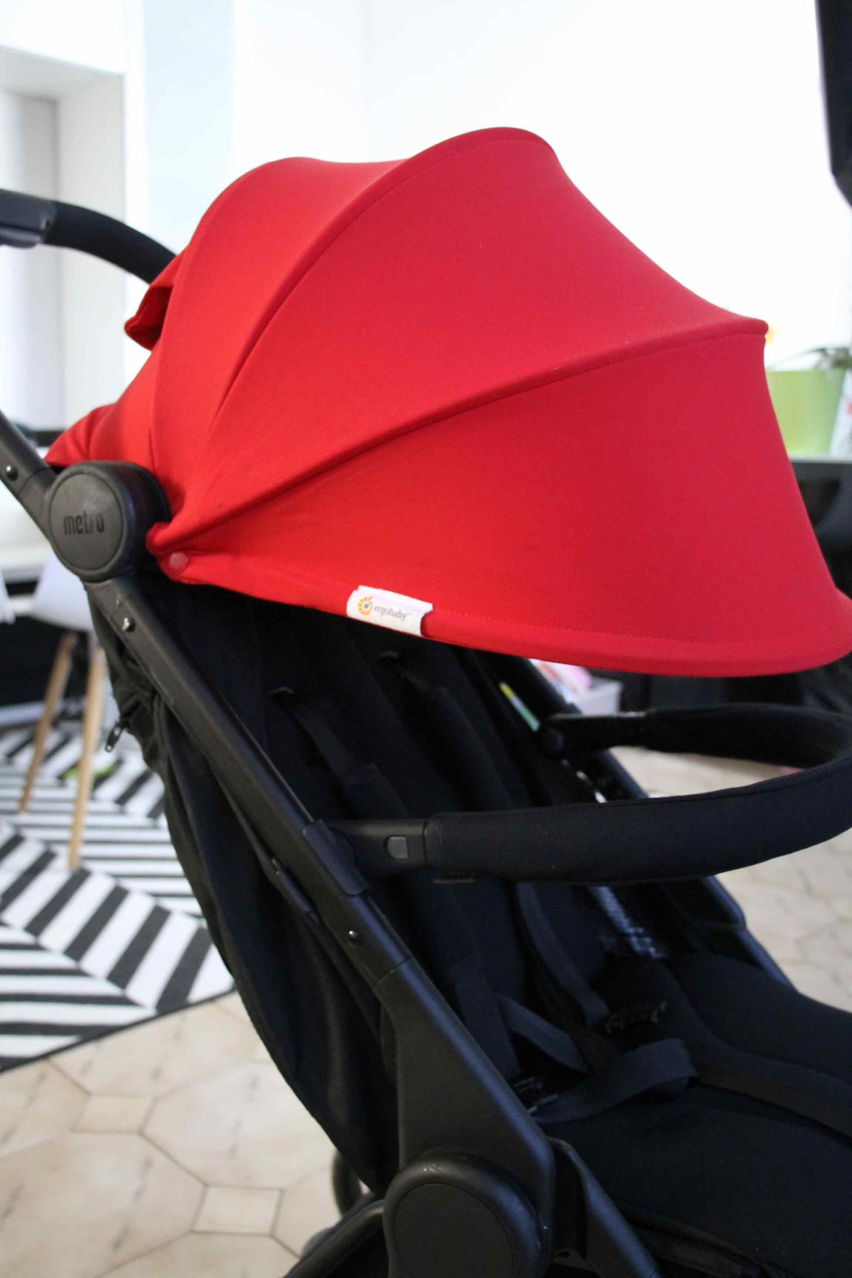 Poussette ultra-compacte d'Ergobaby : Metro City Stroller ⋆ Maman jusqu ...